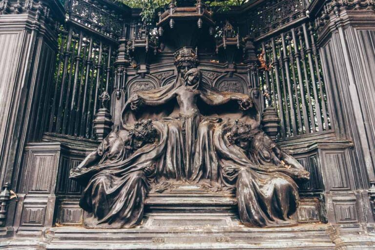 Queen Alexandra Memorial: Story Behind The Statue - London x London