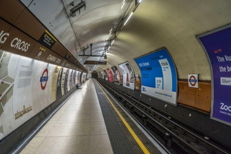 All Aboard! A Grand Tour of London’s Abandoned Tube Stations — London x ...