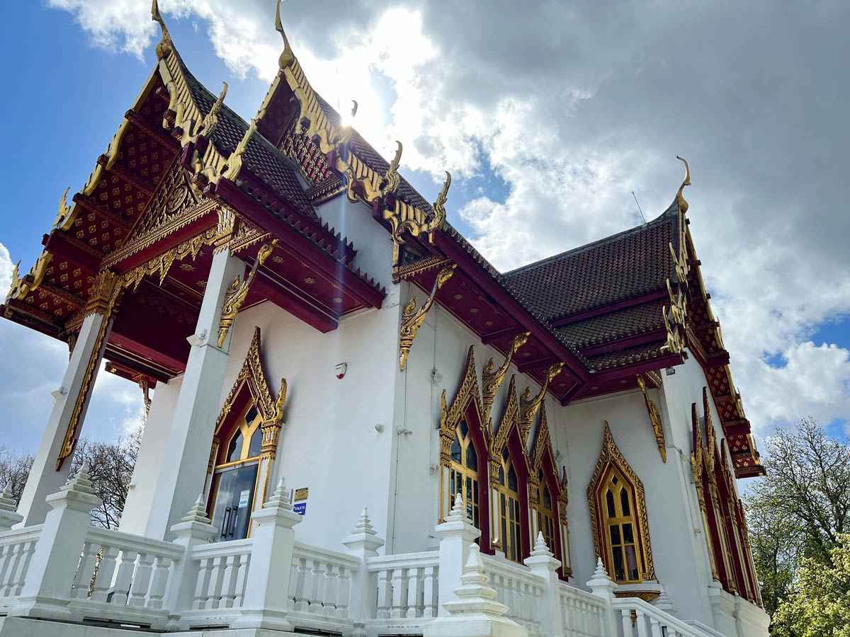 Temple Buddhapadipa : découvrez le magnifique centre bouddhiste de ...
