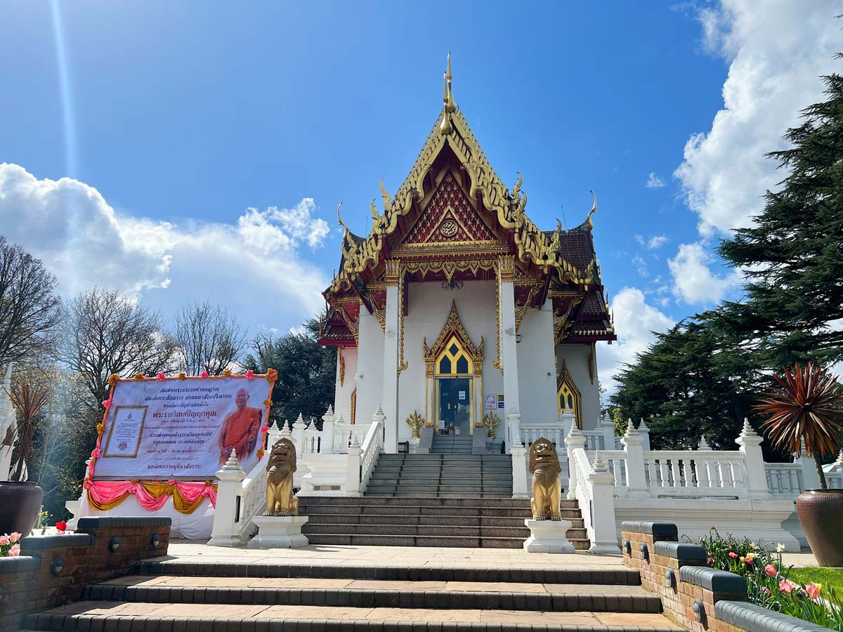 Temple Buddhapadipa : découvrez le magnifique centre bouddhiste de ...