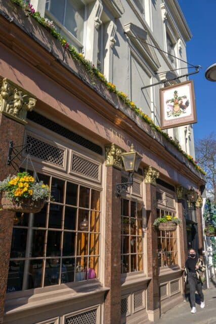 The Best Pubs in Chelsea for Brillian Pints— London x London